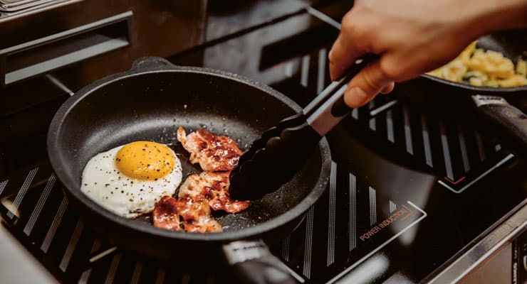 Front cooking with BPRO Cook - experience the egg in a new way! | B.PRO